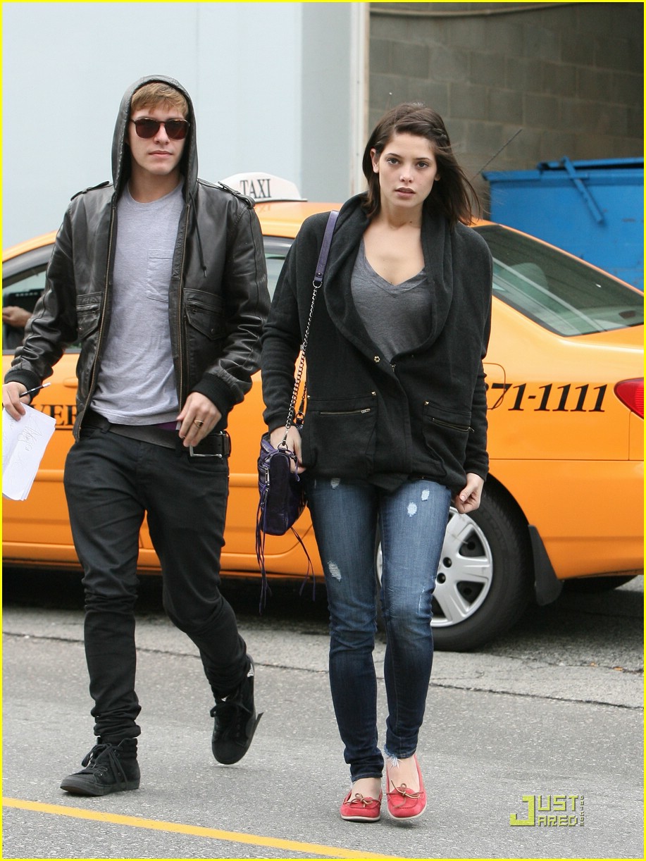 Xavier Samuel And Girlfriend