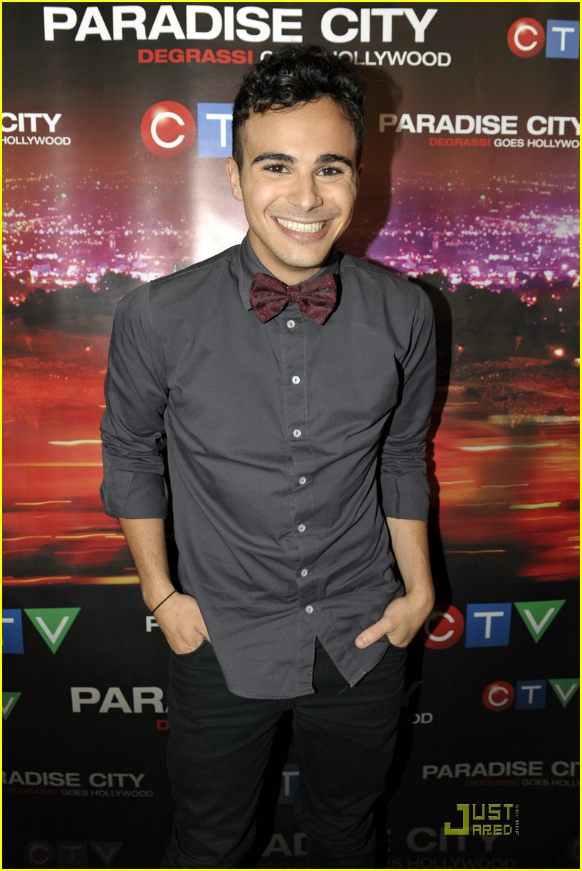 Lauren Collins is Paradise Pretty | Photo 267531 - Photo Gallery | Just ...