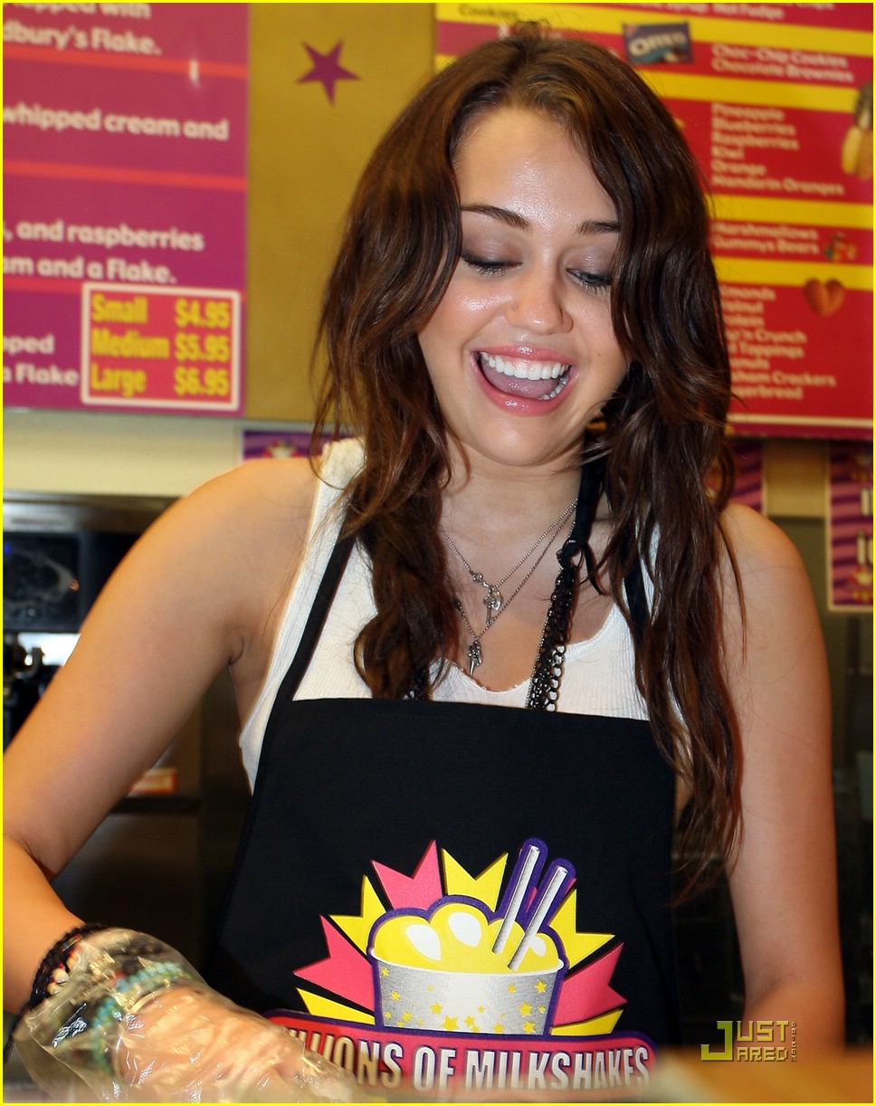 Miley Cyrus Makes A Milkshake | Photo 270751 - Photo Gallery | Just ...