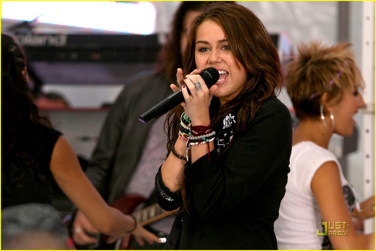 Full Sized Photo of miley cyrus today show concert 07 | Miley Cyrus ...