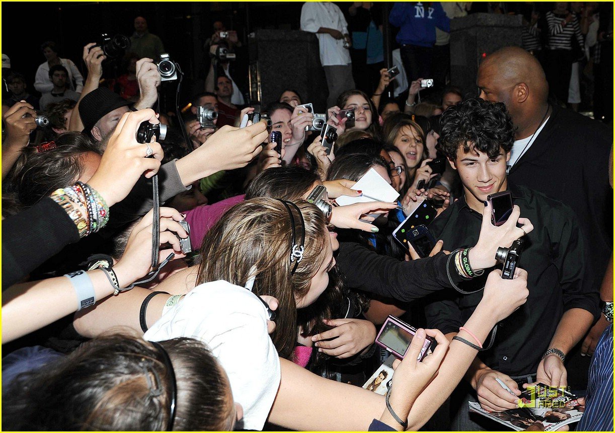 Nick Jonas is New York Nice | Photo 270421 - Photo Gallery | Just Jared Jr.
