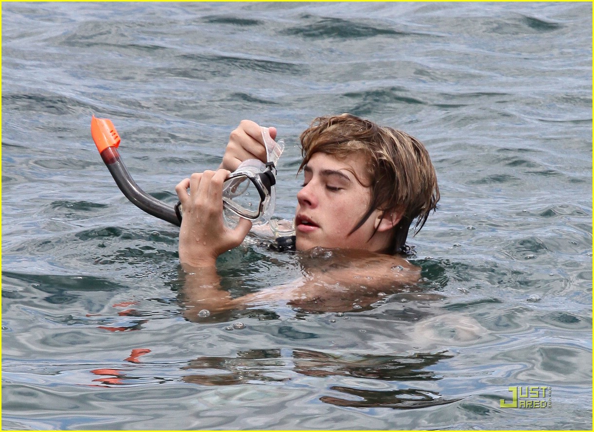 Dylan & Cole are Snorkeling Sprouses | Photo 235631 - Photo Gallery ...