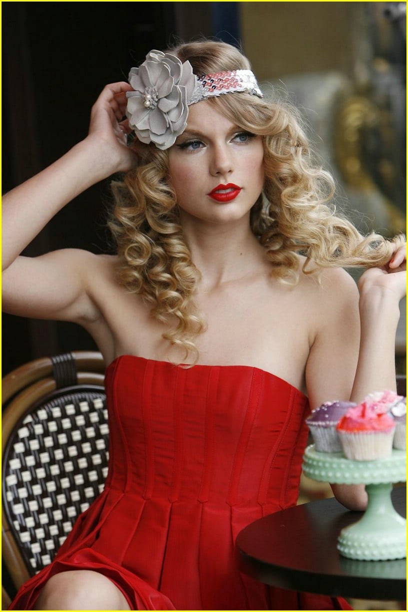 Taylor Swift is Coca-Cola Cute | Photo 264321 - Photo Gallery | Just ...
