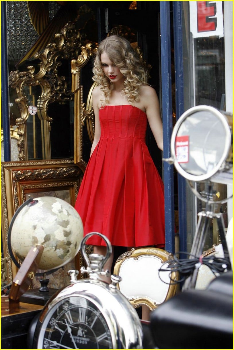 Full Sized Photo of taylor swift coca cola cute 04 | Taylor Swift is ...