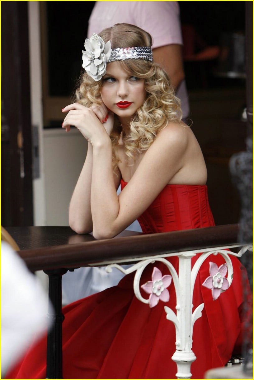 Taylor Swift is Coca-Cola Cute | Photo 264441 - Photo Gallery | Just ...