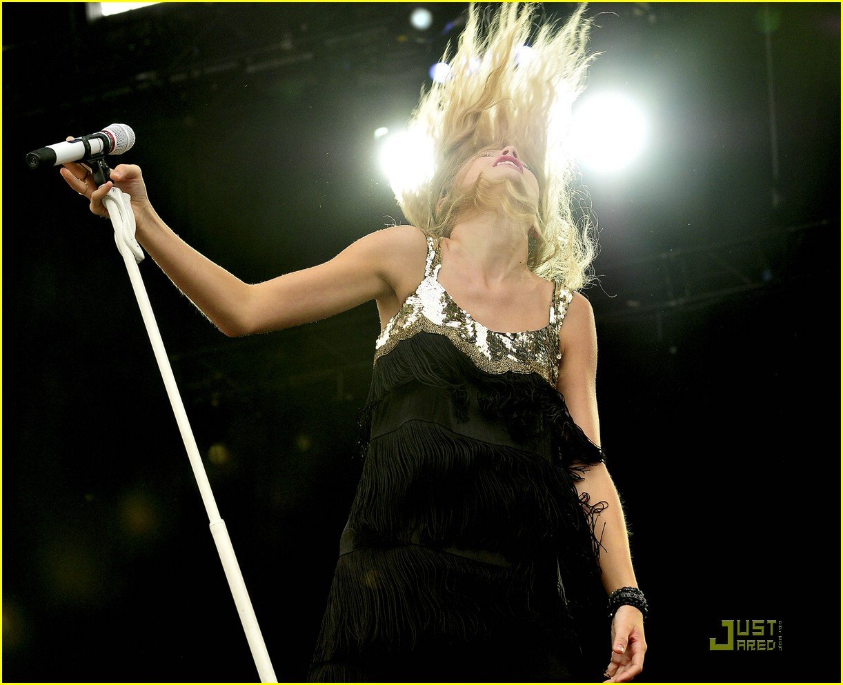 Taylor Swift: V Fest Day Two! | Photo 262821 - Photo Gallery | Just ...