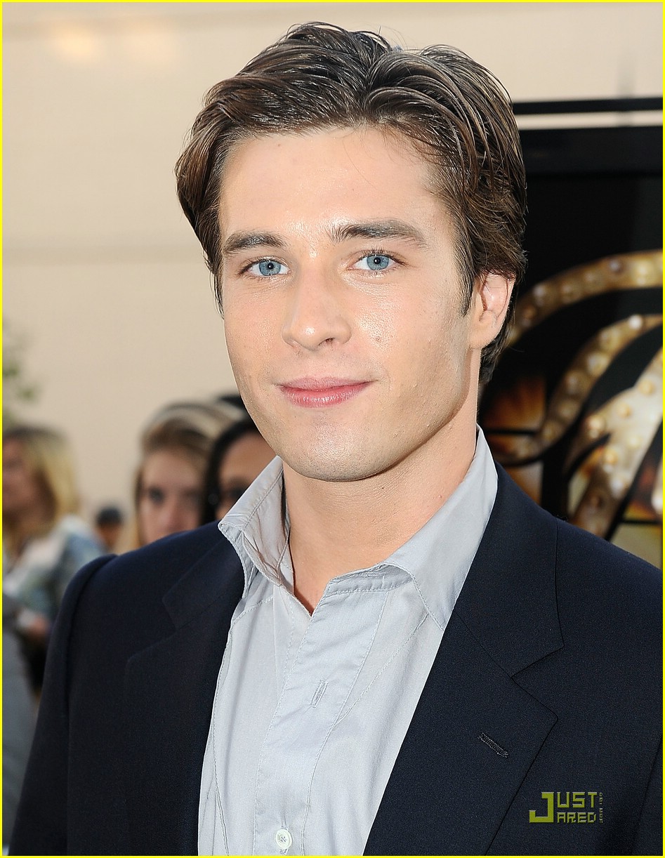 Full Sized Photo of collins pennie paul mcgill fame premiere 08 ...