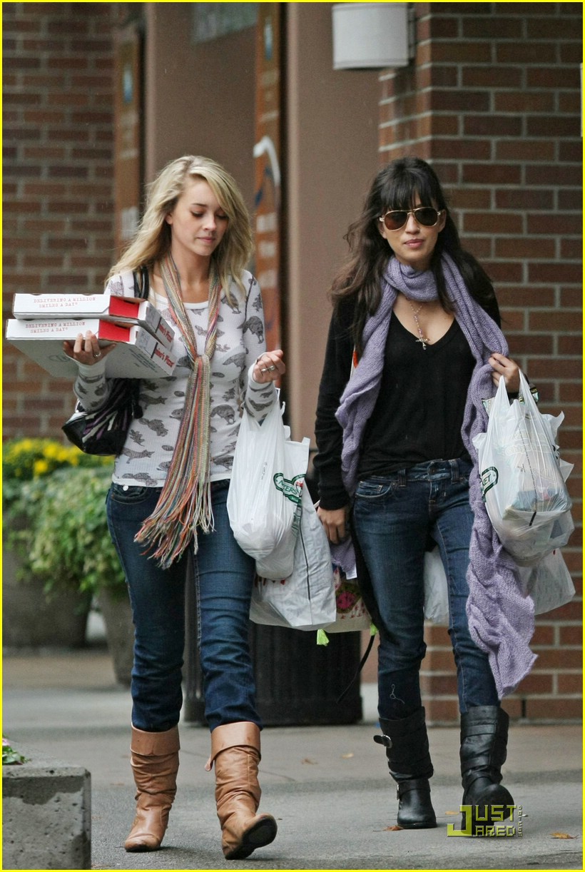 Full Sized Photo Of Jackson Rathbone Christian Serratos Labor Day 