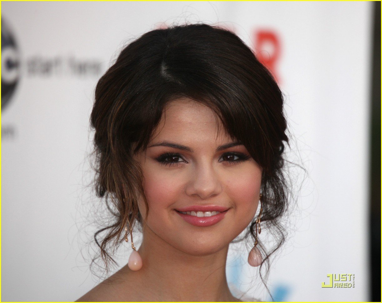 Full Sized Photo of selena gomez alma awards 04 | Selena Gomez is ALMA ...
