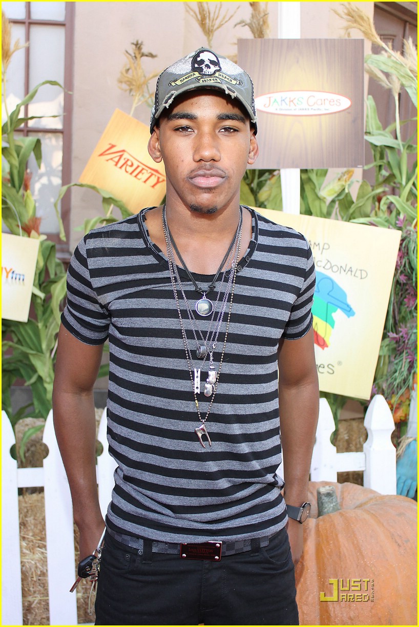 Brandon Smith: Kids Make My Day | Photo 328511 - Photo Gallery | Just ...