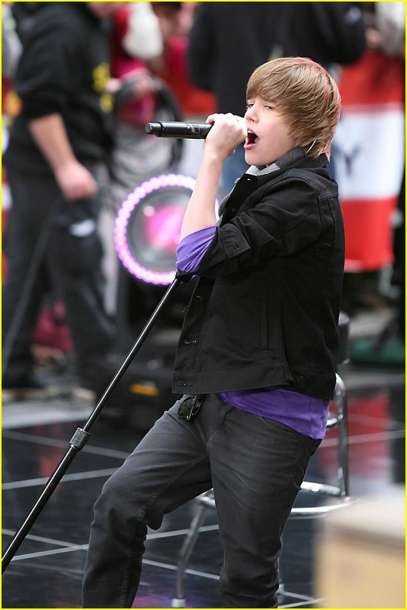 Justin Bieber Performs On The Today Show | Photo 313001 - Photo Gallery ...