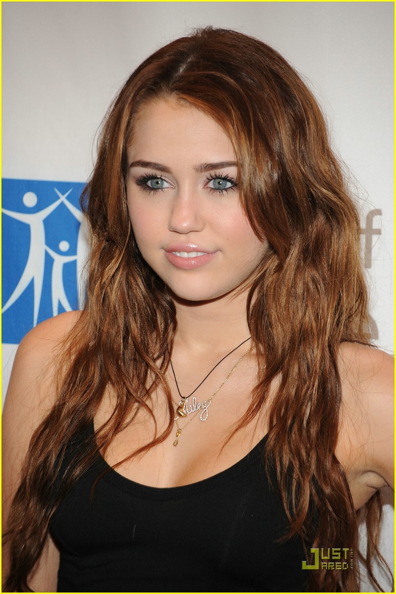 Miley Cyrus is LBD Lovely | Photo 327331 - Photo Gallery | Just Jared Jr.