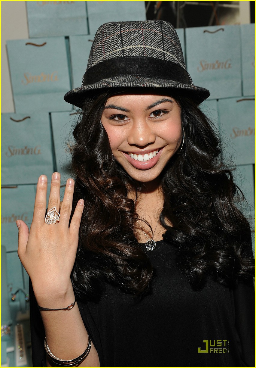 Ashley Argota is AMA-zing | Photo 350090 - Photo Gallery | Just Jared Jr.
