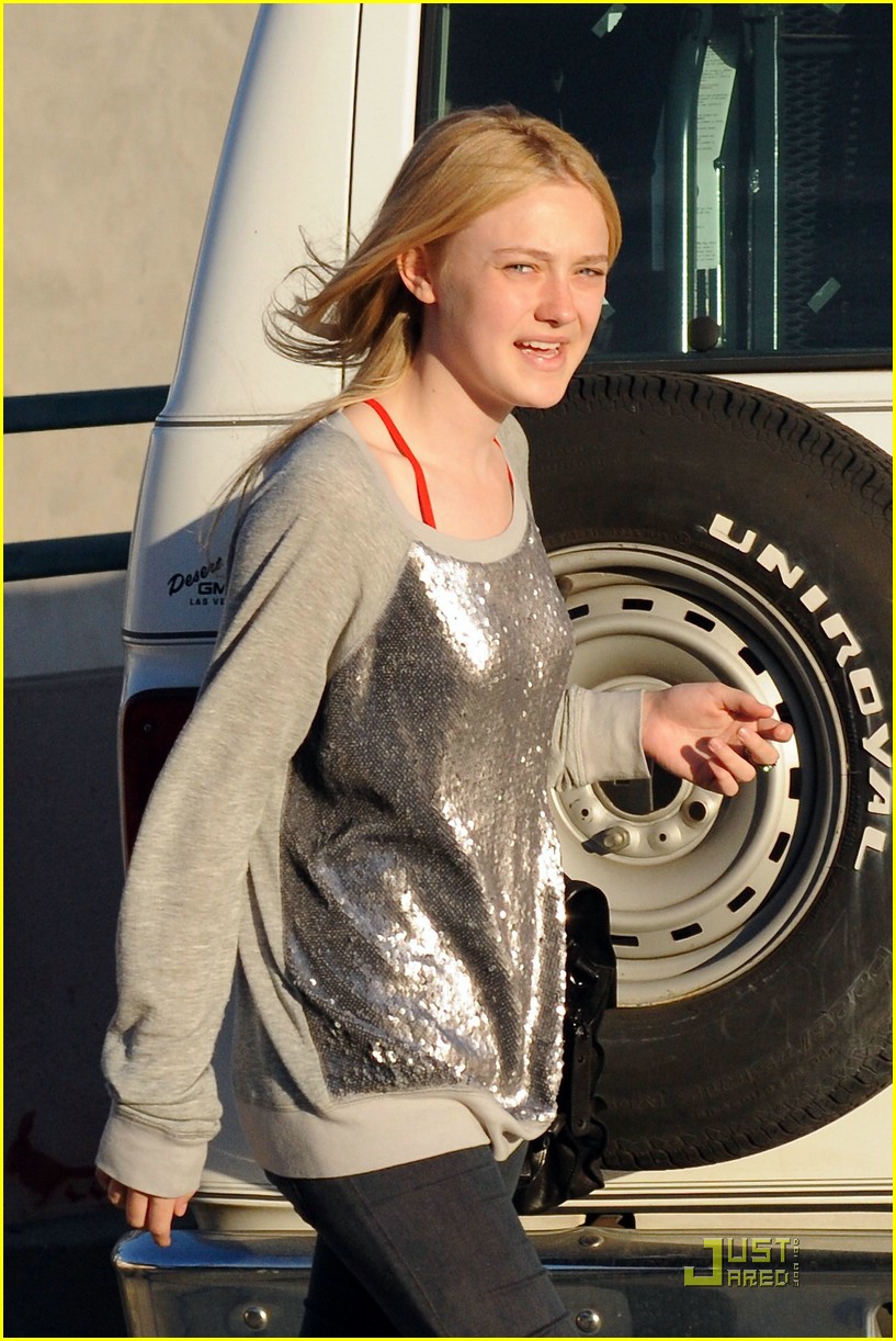 Dakota Fanning: Betsy and the Emperor Beauty | Photo 336981 - Photo ...