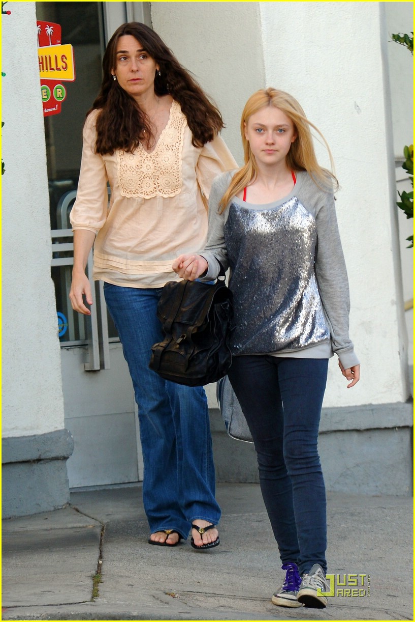 Dakota Fanning: Betsy and the Emperor Beauty | Photo 336991 - Photo ...