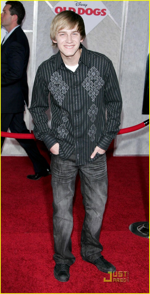 Full Sized Photo of jason dolley old dogs 03 | Jason Dolley is an Old ...