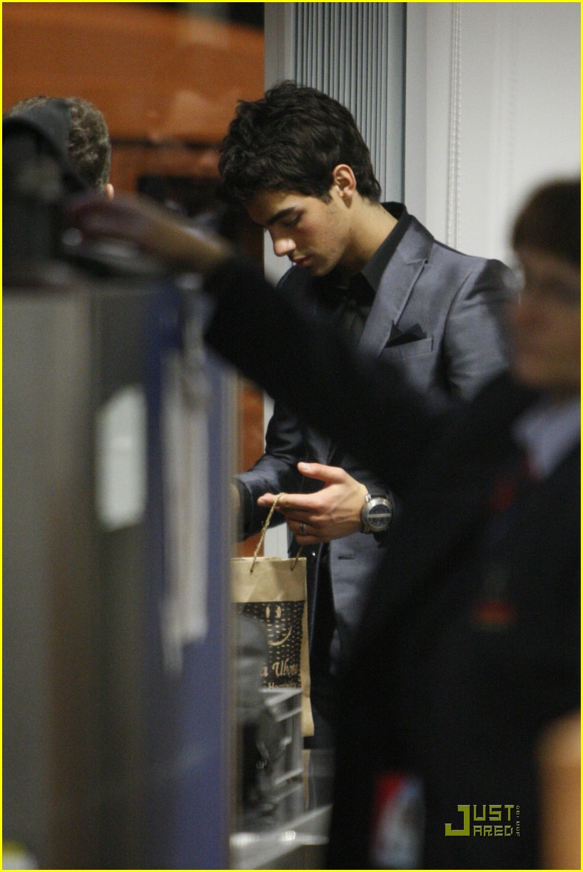 Jonas Brothers: Bye Bye Berlin | Photo 338331 - Photo Gallery | Just ...