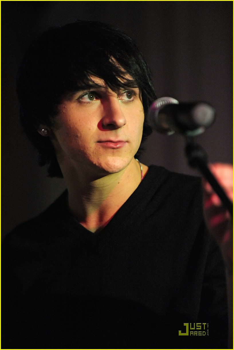 Mitchel Musso has a Holiday of Hope | Photo 350815 - Photo Gallery ...