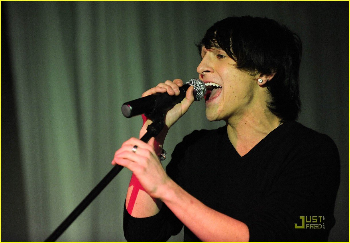 Mitchel Musso has a Holiday of Hope | Photo 350820 - Photo Gallery ...