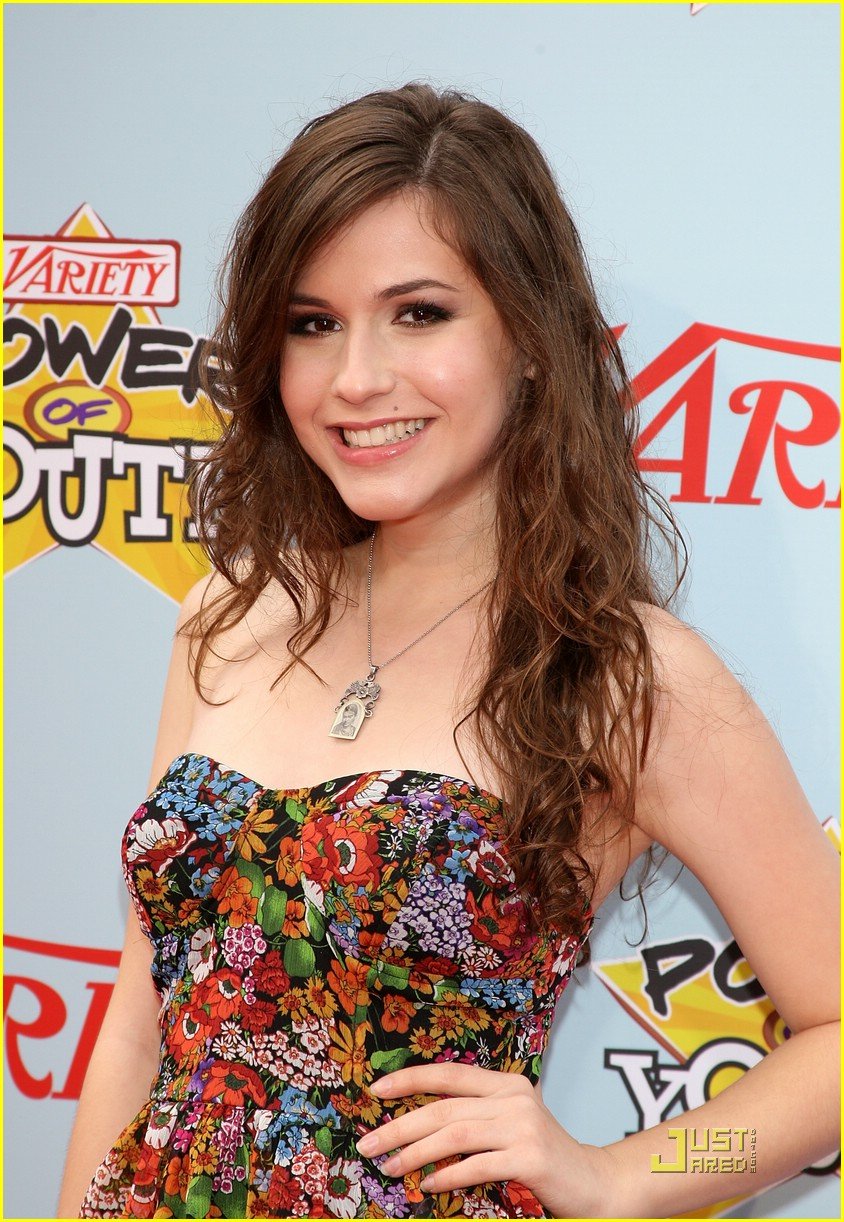 Erin Sanders: Peek-A-Boo at Power of Youth | Photo 351723 - Photo ...