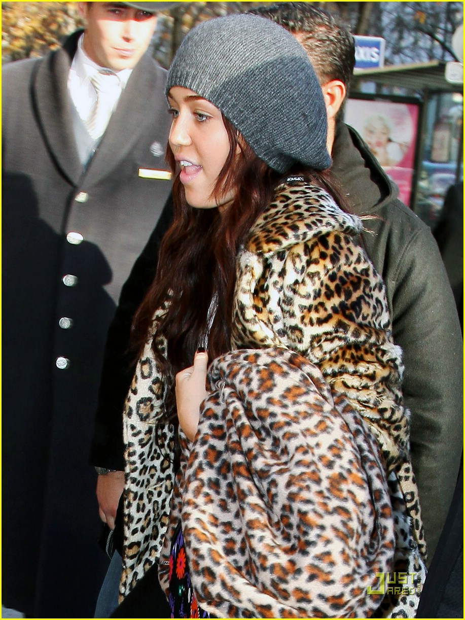 Miley Cyrus Re-Records 'Every Rose Has Its Thorn' | Photo 352058 ...