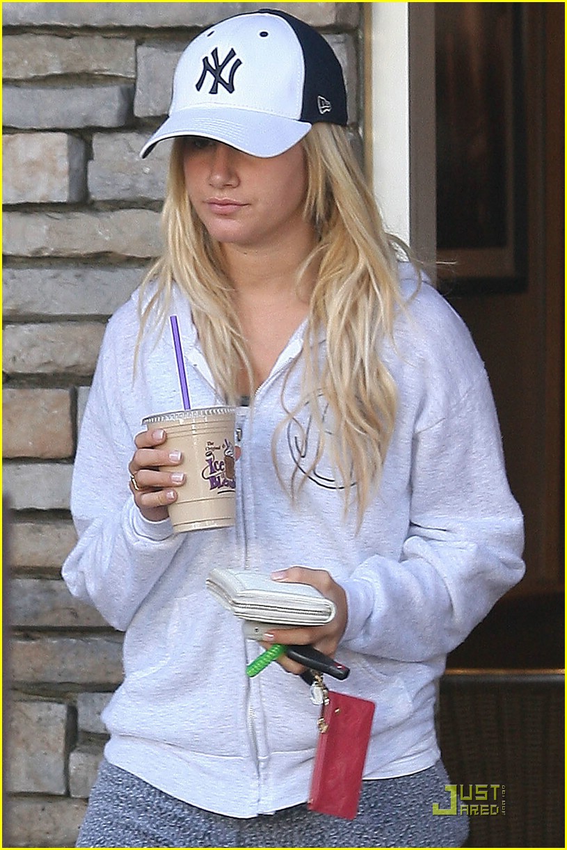 Ashley Tisdale Gets A Tasty Treat | Photo 351313 - Photo Gallery | Just ...