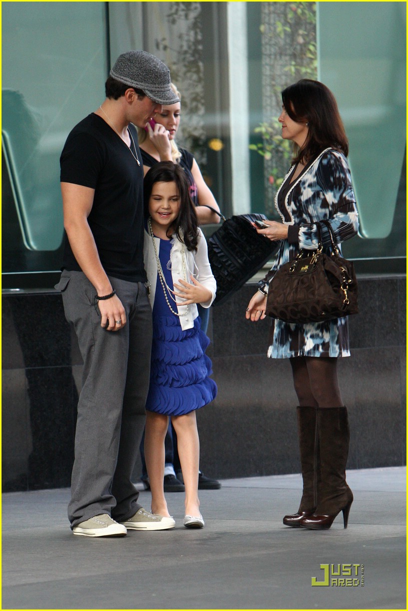 Bailee Madison is Jennifer Aniston's Daughter! | Photo 355322 - Photo ...