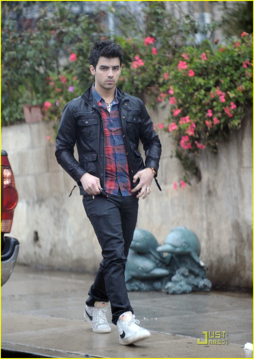 Joe Jonas Goes To Washington | Photo 356372 - Photo Gallery | Just ...