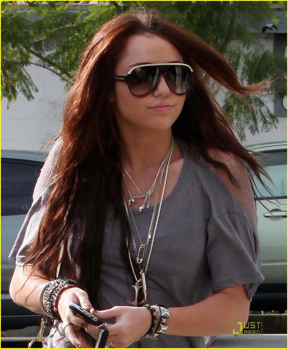 Miley Cyrus is Coffee Cute | Photo 354314 - Photo Gallery | Just Jared Jr.
