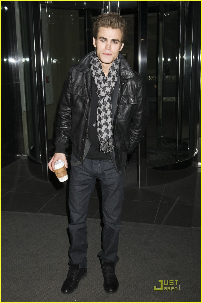 Nina Dobrev is a Hot Topic | Photo 356839 - Photo Gallery | Just Jared Jr.