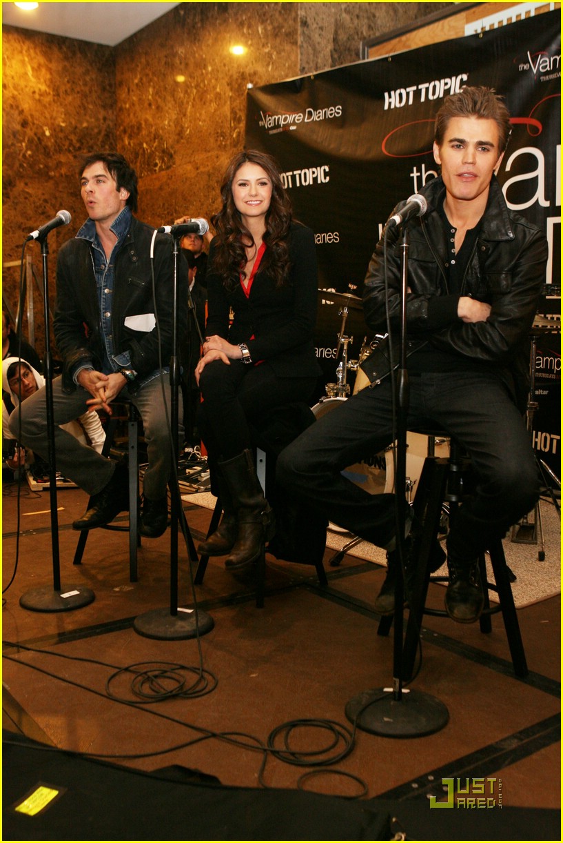 Nina Dobrev is a Hot Topic | Photo 356840 - Photo Gallery | Just Jared Jr.