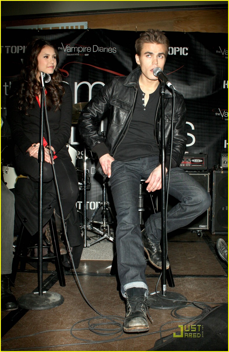 Nina Dobrev is a Hot Topic | Photo 356848 - Photo Gallery | Just Jared Jr.