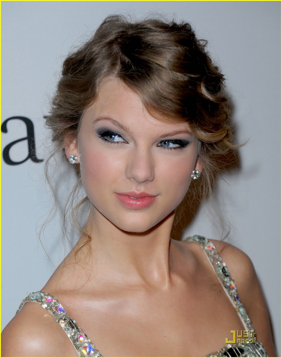 Full Sized Photo of taylor swift glitter gold 01 | Taylor Swift ...