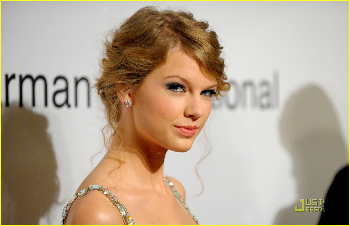Full Sized Photo of taylor swift glitter gold 08 | Taylor Swift ...