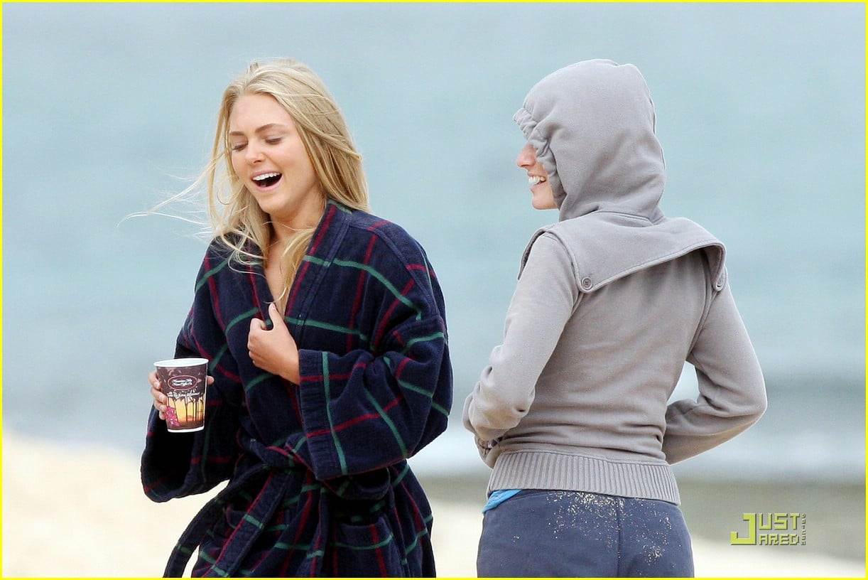 AnnaSophia Robb: Cover Up Cutie | Photo 357821 - Photo Gallery | Just ...