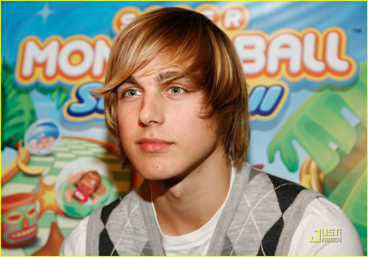 Cody Linley is a SEGA Stud | Photo 357545 - Photo Gallery | Just Jared Jr.