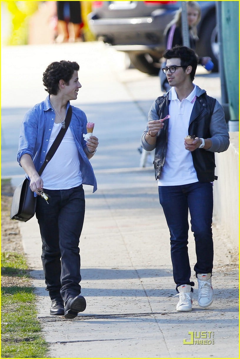Full Sized Photo of joe nick jonas ice cream 09 | Joe & Nick Jonas: I ...