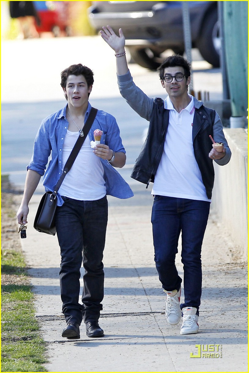 Joe & Nick Jonas: I Scream, You Scream, We All Scream For Ice Cream ...