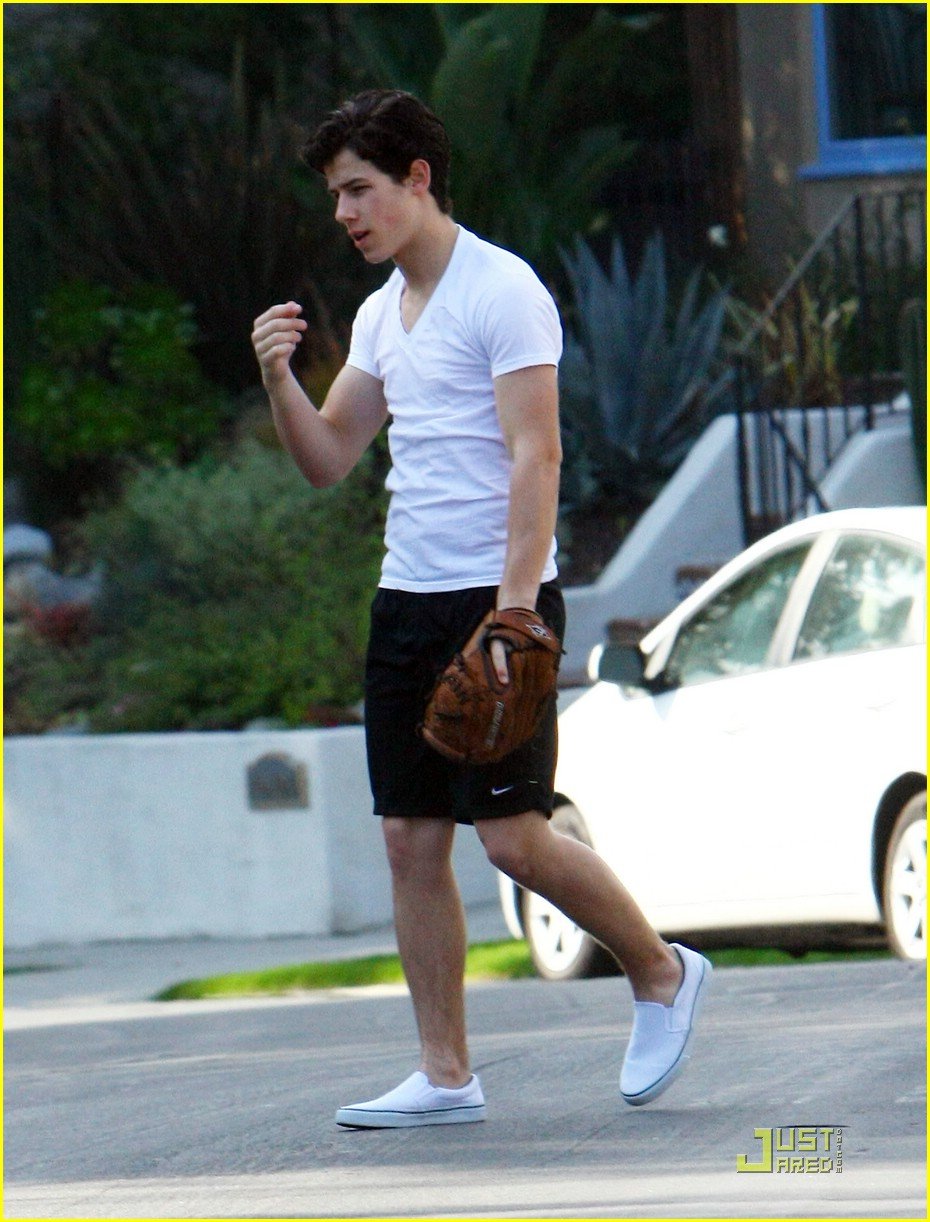Nick Jonas is a Baseball Boy | Photo 357073 - Photo Gallery | Just ...