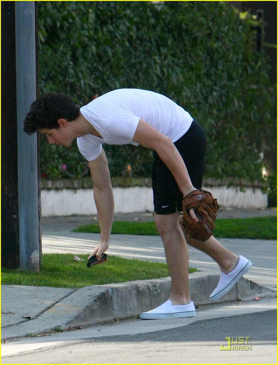 Nick Jonas is a Baseball Boy | Photo 357074 - Photo Gallery | Just ...