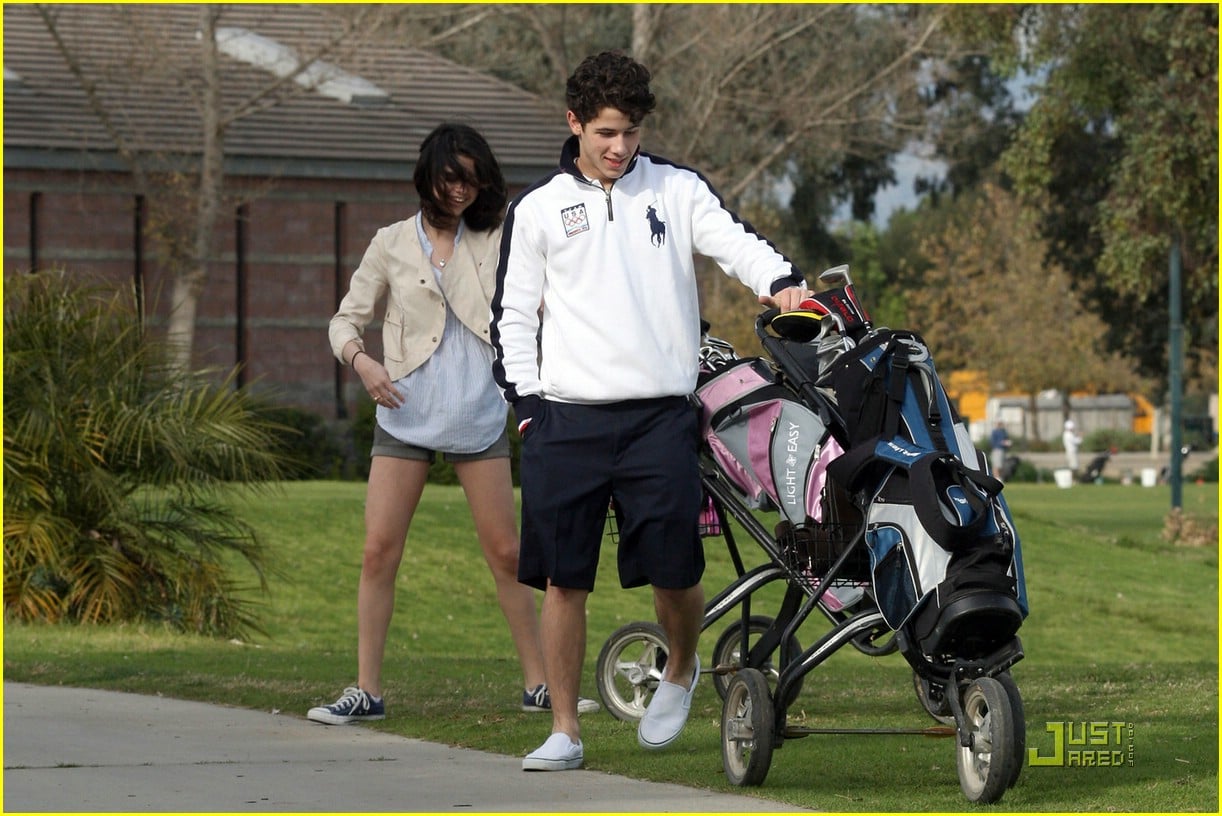 Selena Gomez & Nick Jonas Go Golfing | Photo 359404 - Photo Gallery ... Selena Gomez & Nick Jonas Go Golfing | Photo 359404 - Photo Gallery ...