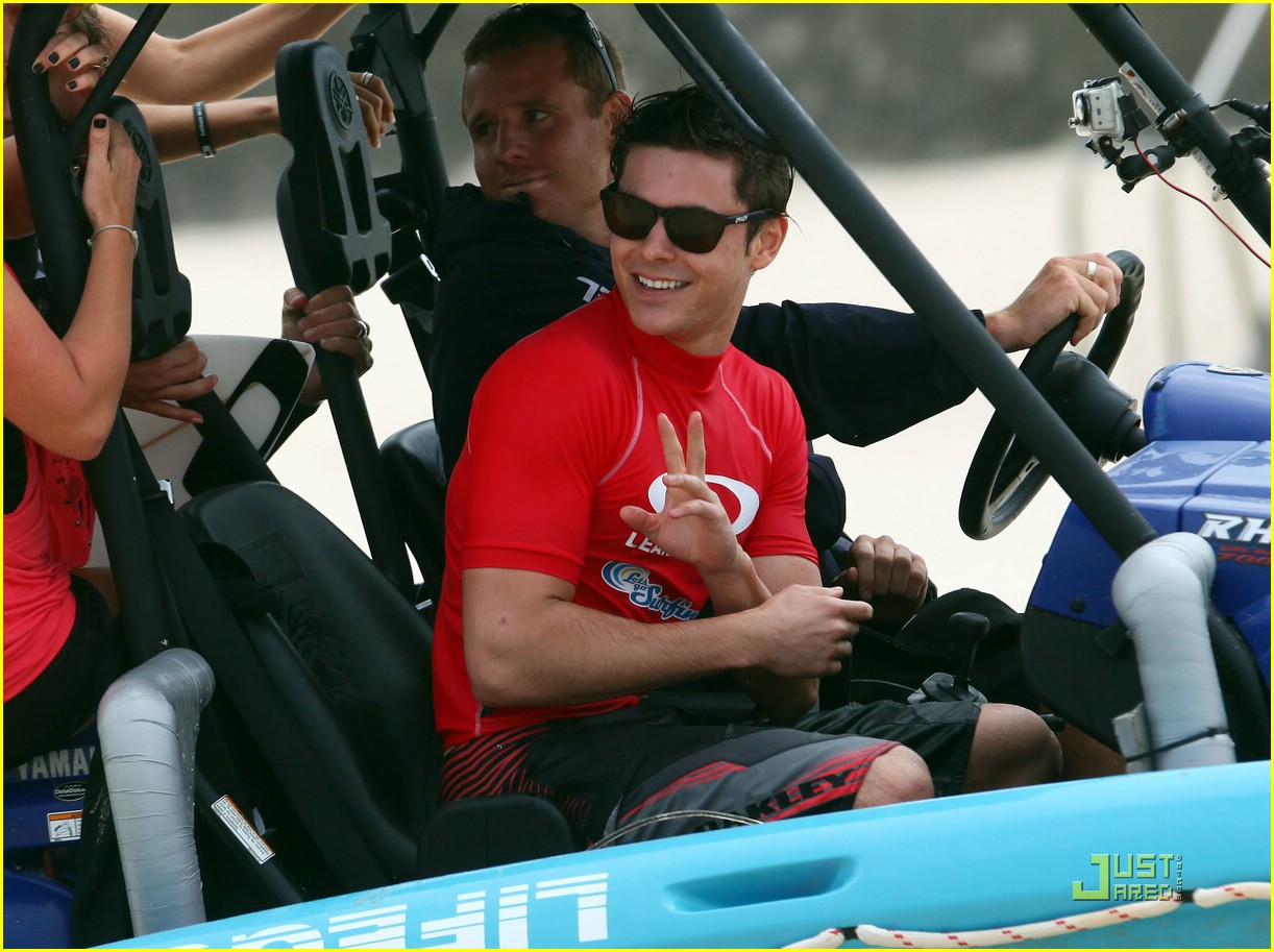 Zac Efron Learns To Surf | Photo 358849 - Photo Gallery | Just Jared Jr.