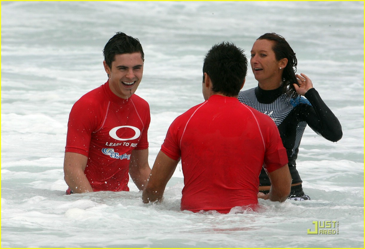 Zac Efron Learns To Surf | Photo 358859 - Photo Gallery | Just Jared Jr.