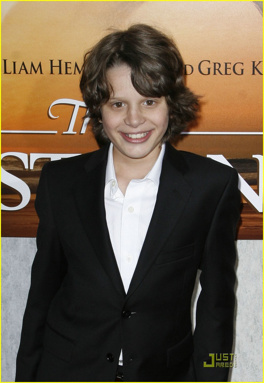 Bobby Coleman & Noah Cyrus: Last Song Smiley | Photo 363622 - Photo ...