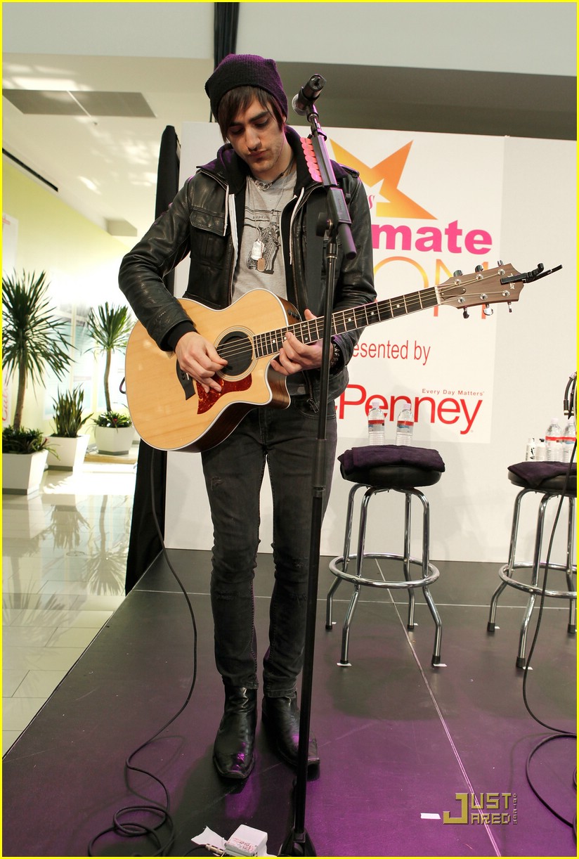 JJJ Goes to Prom with Big Time Rush | Photo 363673 - Photo Gallery ...