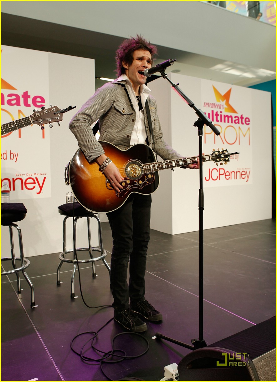 JJJ Goes to Prom with Big Time Rush | Photo 363685 - Photo Gallery ...