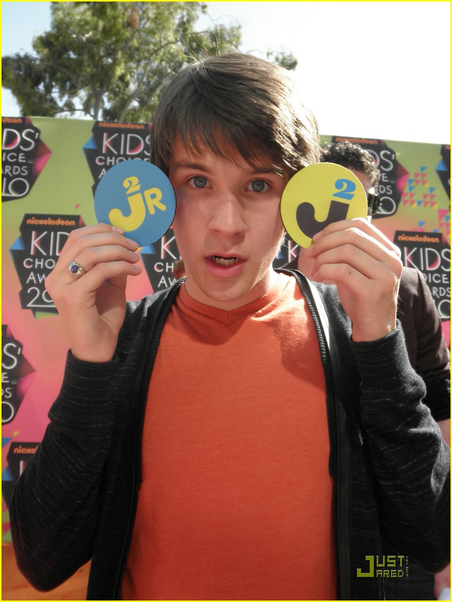 Devon Werkheiser Wins Italian KCA for Fave TV Actor | Photo 364331 ...