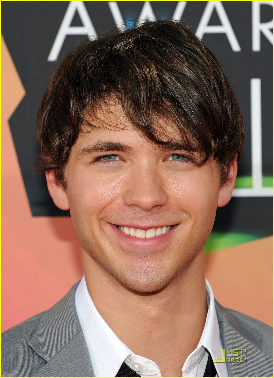 Devon Werkheiser Wins Italian KCA for Fave TV Actor | Photo 364338 ...