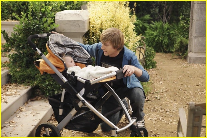 Jason Dolley Flirts with Gilland Jones | Photo 362652 - Photo Gallery ...