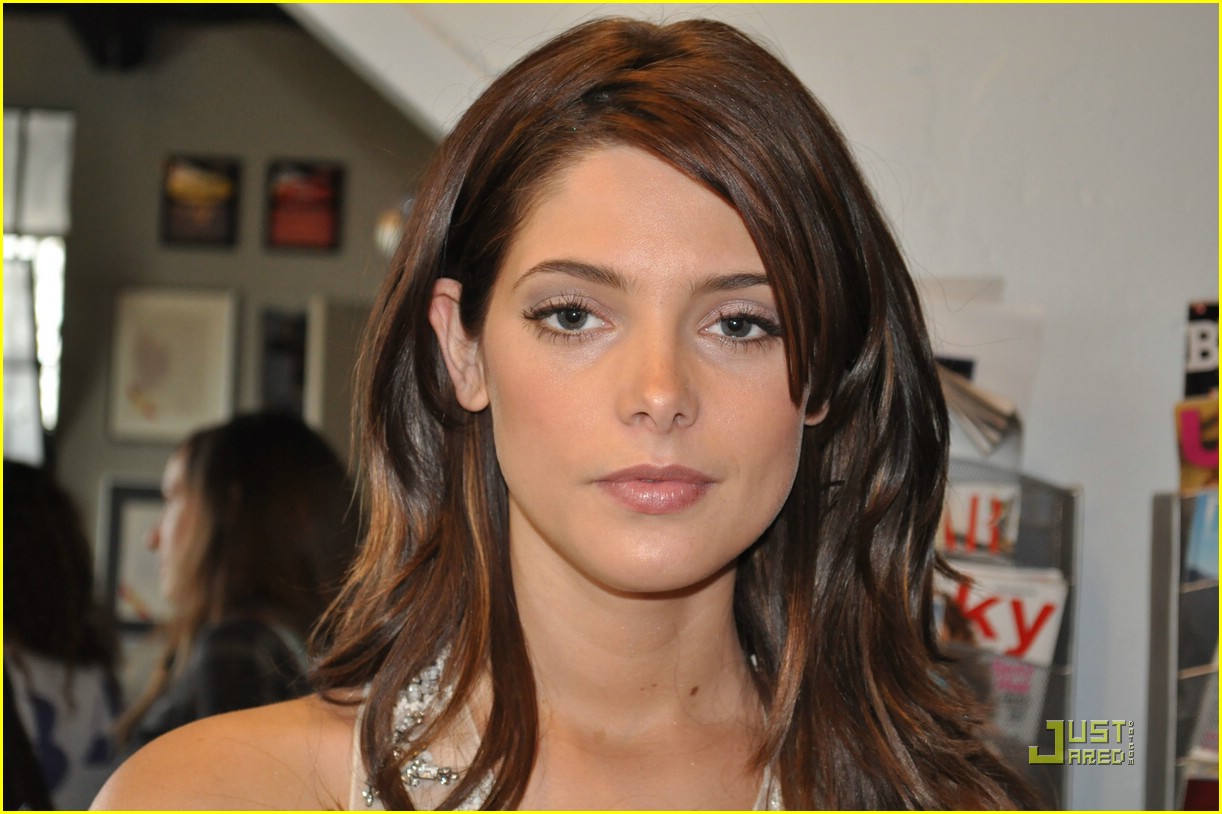 Ashley Greene & Haley Ramm: Skateland at SXSW! | Photo 362199 - Photo ...